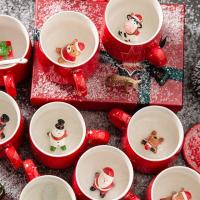 China Ceramic Christmas Mug 350ml with Lid and Spoon Red Eco Friendly Gift Cup for sale