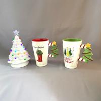 China Custom 500ml Ceramic Mugs , Ceramic Christmas Cup With Tree Handle for sale