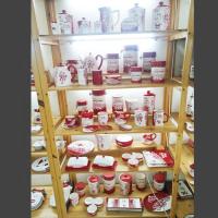 China 4 Pieces Bathroom Ceramic Accessories Set Red Painted Christmas Theme for sale
