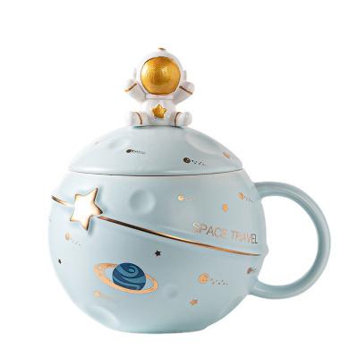 China Wholesale 400ml Ceramic Astronaut Coffee Mug with Lid and Spoon 3D Space Ball Shape for sale