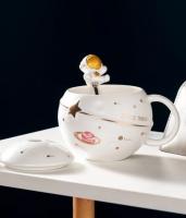 China Wholesale 400ml Ceramic Astronaut Coffee Mug with Lid and Spoon 3D Space Ball Shape for sale