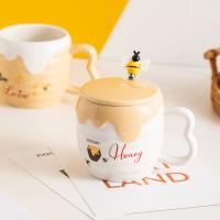 China Custom Ceramic Coffee Mug 350ml Bee Design with Lid Dishwasher Safe BPA Free for sale