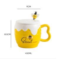 China Custom Ceramic Coffee Mug 350ml Bee Design with Lid Dishwasher Safe BPA Free for sale