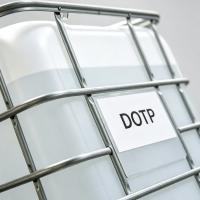 China High Insulation DOTP Plasticizer For Wire Insulation Advanced Paints & Wallpaper for sale