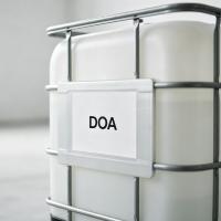 China Weather Resistant DOA Plasticizer For Outdoor PVC Boards Low Temp Rubber Goods for sale