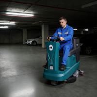 China High-Efficiency Ride On Floor Scrubber with 4-Hour ECO Mode Runtime for Supermarkets for sale