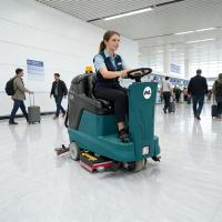 China Ride On Floor Scrubber with 6V×4 240Ah Gel/Lithium Battery 400W Suction Motor Industrial Commercial Use for sale