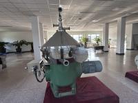 China DHC Series Stainless Steel Disc Separator Centrifuge For Pharmacy With Solenoid Valve Cover for sale