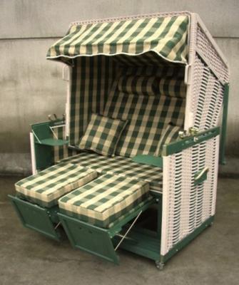 China Green Roofed Beach Chair , Wood And Rattan Frame Beach Chair for sale