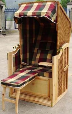 China Holiday Roofed Wicker Beach Chair , Wood Rattan Beach Basket for sale