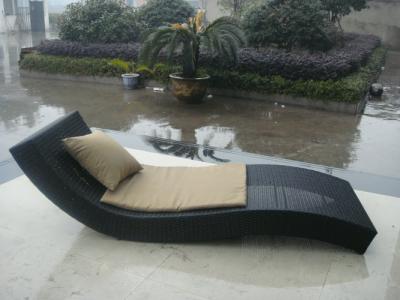 China Luxury Contemporary Rattan Sun Lounger For Pool / Garden / Beach for sale