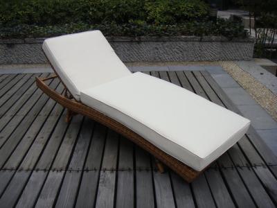 China Patio PE Rattan Lounge Chair , Modern Comfortable Chaise Lounge for sale