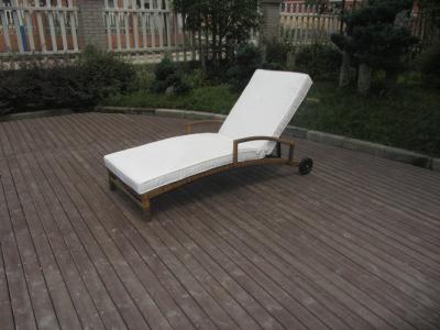 China Adjustable Rattan Sun Lounger , Grey Folding Wicker Lounge Chair for sale