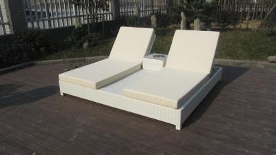 China Powder Coated Aluminum Frame And White PE Flat Rattan Sun Lounger for sale
