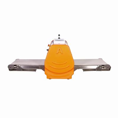China 380A 520A0630E Vertical Dough Sheeter with Aluminum and Plastic European Design for Commercial Bakeries for sale