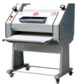 China Commercial Baguette Moulder 730mm Belt Width 220V/380V Non-Stick Surface Bakery Equipment for sale