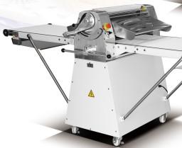 China Commercial Dough Sheeter Machine 0.75KW 220V/380V Electric Baking Equipment for sale