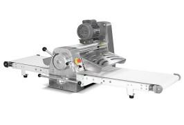 China Commercial Dough Sheeter Machine 0.75KW 220V/380V Folding Structure Bakery Equipment for sale