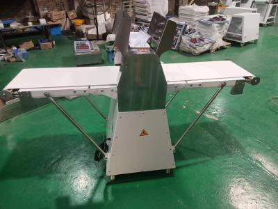 China 16-Tray 250kg Vertical Dough Sheeter 0.75kw 6.5kg Max Dough Weight 220V/380V for sale