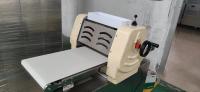China GLEAD GL-370 Mini Dough Sheeter 370mm Roller Width 75kg N.W for Commercial Kitchen Dough Pressing for sale