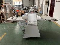 China Commercial Vertical Dough Sheeter 6.5kg Max Dough Weight 0.5-38mm Roller Range 220V/380V for sale
