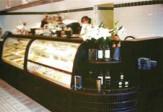 China Insulated Glass Mini Cake Showcase Refrigeration Equipment 220V 50Hz 990x545x910mm for sale