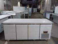 China GLEAD GL-3100T 3-Door Worktable Chiller 220-240V Air Cooling 2-8C SS304 Industrial Refrigeration Equipment for sale