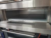 China Electric Commercial Baking Oven 4.4kW 300°C Capacity with Stainless Steel Front and Customizable Options for sale