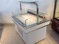 China Square Refrigerated Cake Display Case 900-1500mm with Danfoss Compressor & LED Lighting for Commercial Bakeries for sale