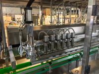 China Factory Direct Automatic Tracking Rotor Pump Palm Sunflower Edible Olive Oil Filling Machine for Food Industry for sale