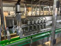 China Automatic Servo Tracking Liquid PET Plastic Glass Bottles Jerry Can Viscous Liquid Filling Machine for Olive Palm Cooking Oil for sale