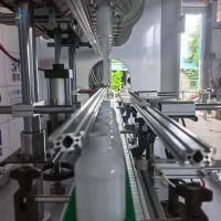 China 2000 BPH Automatic Anti-corrosion Liquid Quantitative Bottling Filling Machine for Chemical Corrosive Agrochemical Material for sale