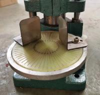 China Semi Automatic Bottle Screw Capping Machine for Glass Bottle Aluminum Cap Sealing Aluminium Cap Sealing Machine Suppliers for sale