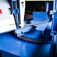 China Vertical Lifting Metal Angle Sawing Machine G4250X Double Column Structure for sale