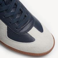 China Genuine Leather Casual Athletic Sneakers for Women Flat Heel Rubber Outsole 37 for sale