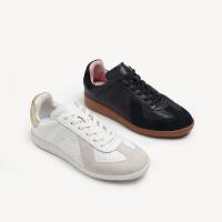 China Women's Genuine Leather Casual Sneakers Flat Rubber Sole Custom Colors for sale