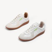 China Ladies Genuine Leather Casual Sneakers White Flat Rubber Sole Customizable for sale
