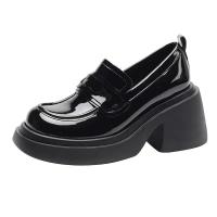 China Fashion Black Flat Loafer Shoes with 4CM Heel Height Custom Color Options for sale