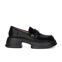 China Fashion Black Flat Loafer Shoes with 4CM Heel Height Custom Color Options for sale