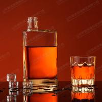 China Whisky Guitar Shaped Glass Bottle With Healthy Lead Free Glass Material for sale