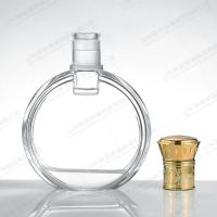 China 350ml 500ml 700ml Round Glass Liquor Decanter with Hot Stamping and Engraved Glass Lid for sale