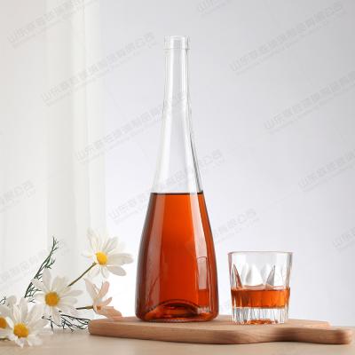 China Whiskey Wine Gin Glass Bottle 500ml with Acceptable Customer's Logo Made of Glass for sale