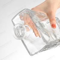 China Rubber Stopper Sealing Type Square Glass Wine Bottle From Healthy Lead Free Glass for sale