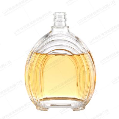 China 750ml Clear Glass Wine Bottle With Metal Cap Custom Size Accepted for Tequila and Wine for sale