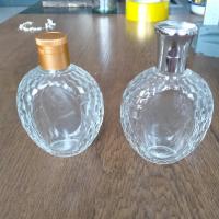 China OEM Custom Luxury Women Glass Perfume Bottle with Screw Collar Lid and Base Material Glass for sale