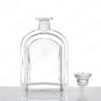 China Classic Square Clear Packing Wine Bottle With Glass Lid 500ml 750ml 1000ml for sale