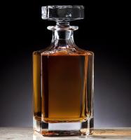 China Clear Industrial Beverage Decanter for Unique Shape Crystal Glass Whisky Engraving for sale