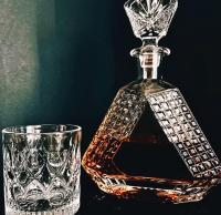 China Clear Whiskey Decanter Glass Crystal Glass Liquor Bottle with Customized Bottle Color for sale