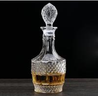 China Modern Wine Decanter Clear Glass Finished Decanter Glass Crystal Whiskey Decanter Gift for sale