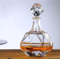 China Modern Wine Decanter Clear Glass Finished Decanter Glass Crystal Whiskey Decanter Gift for sale